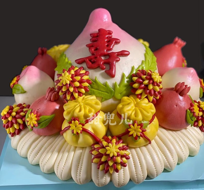 Shanghai Elderly Birthday Trend: National Tide Cakes