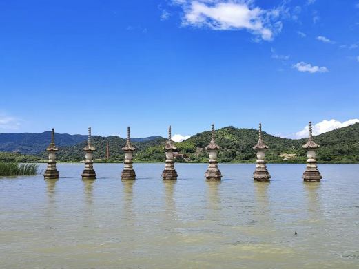 Dubai Two Lakes - chinaadvent.com